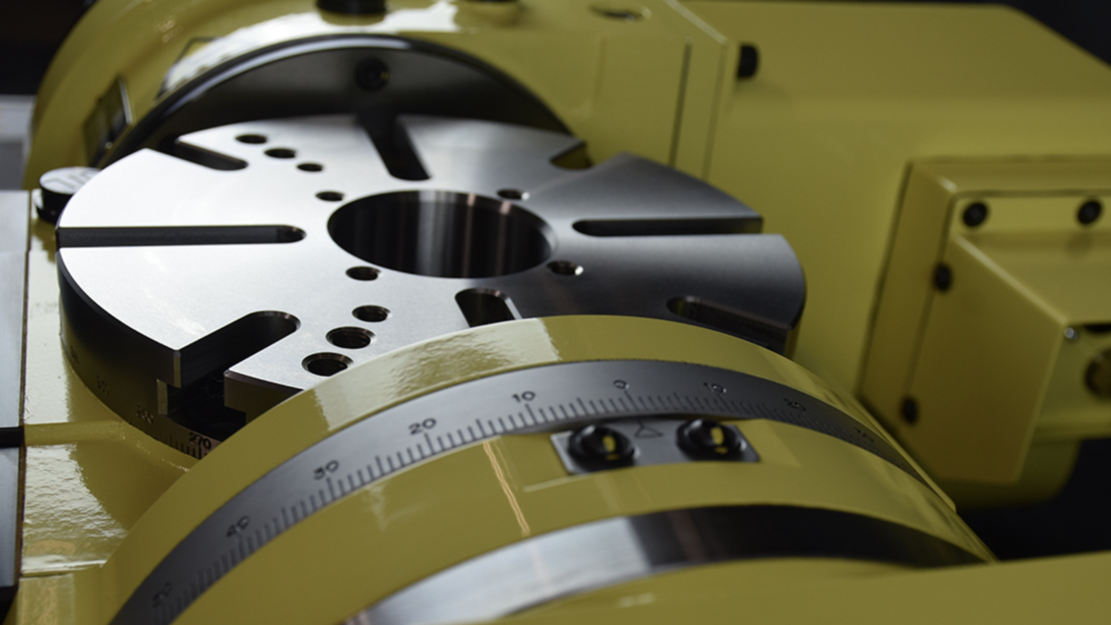 Key differences and benefits between a 4th and 5th Axis Rotary Table ...